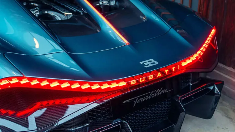 Bugatti создает новый эксклюзивный гиперкар на базе Chiron с дизайном в ...